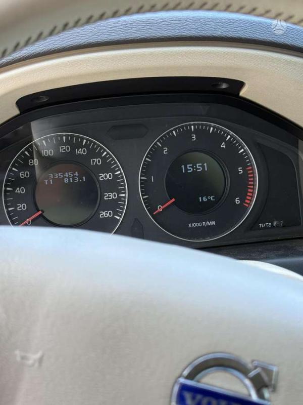 Brown Volvo XC70 2008 in Kaunas, with an engine capacity of 2.40 L and mileage of 335 thousand km for 5600 €, photo 8 on AUTOMOTO.COM.LV