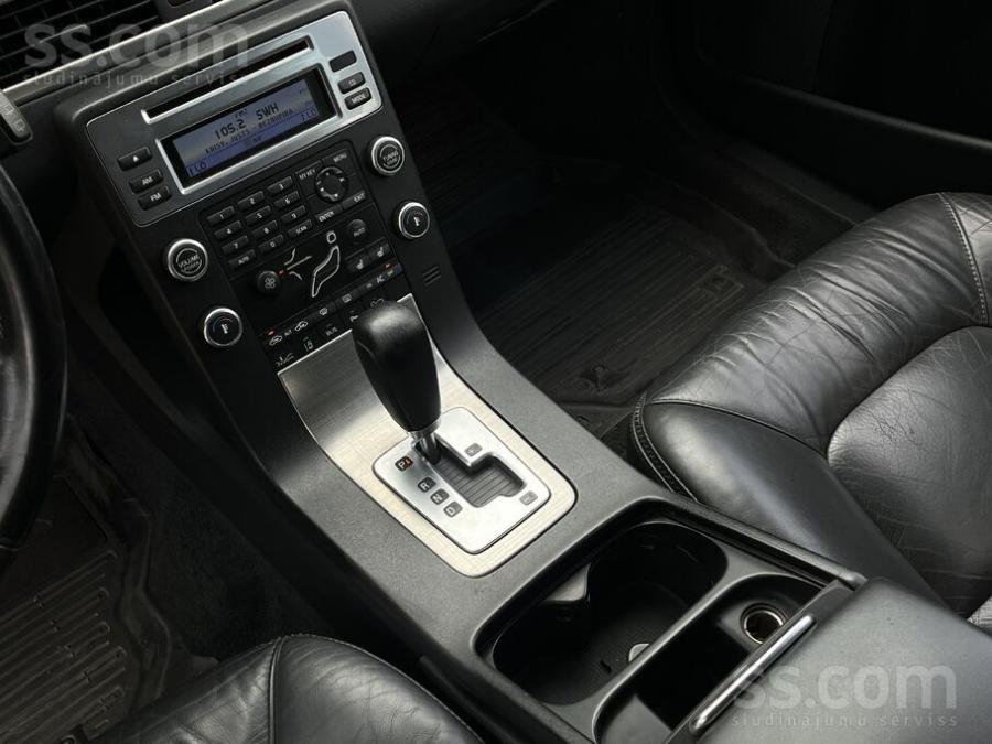 Brūns Volvo XC70 2008 Daugavpils, ar dzinēja tilpumu 2.40 L un nobraukumu 0 tūkst. km par 5490 €, foto 9 vietnē AUTOMOTO.COM.LV