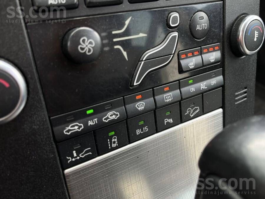 Brūns Volvo XC70 2008 Daugavpils, ar dzinēja tilpumu 2.40 L un nobraukumu 0 tūkst. km par 5490 €, foto 10 vietnē AUTOMOTO.COM.LV