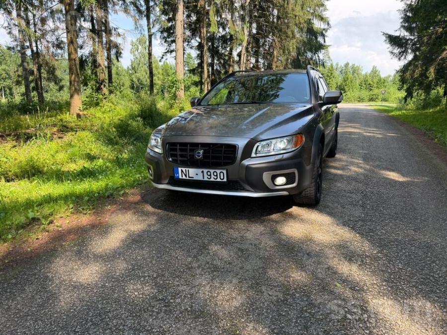 Brūns Volvo XC70 2008 Valmiera, ar dzinēja tilpumu 2.40 L un nobraukumu 342 tūkst. km par 6000 €, foto 4 vietnē AUTOMOTO.COM.LV