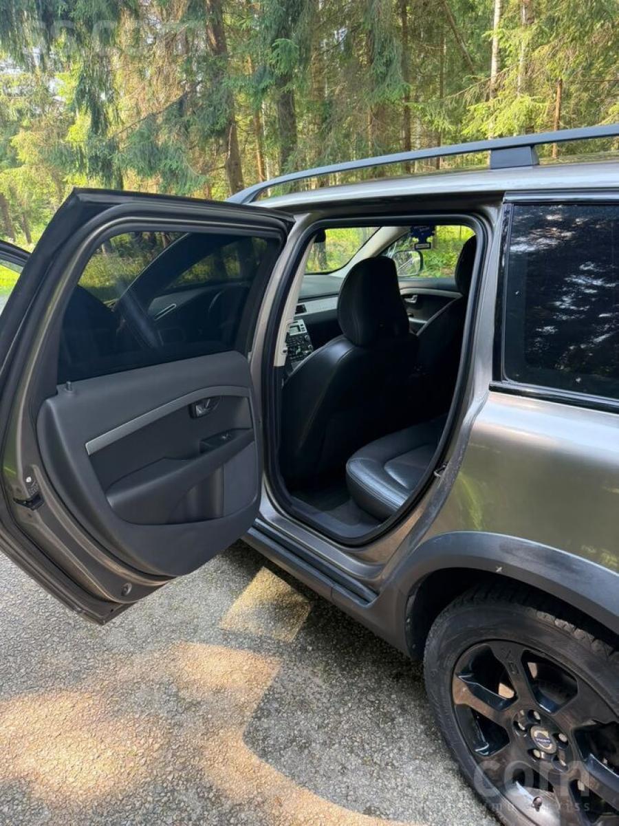 Brūns Volvo XC70 2008 Valmiera, ar dzinēja tilpumu 2.40 L un nobraukumu 342 tūkst. km par 6000 €, foto 11 vietnē AUTOMOTO.COM.LV