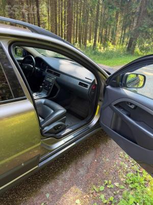 Brūns Volvo XC70 2008 Valmiera, ar dzinēja tilpumu 2.40 L un nobraukumu 342 tūkst. km par 6000 €, foto 16 vietnē AUTOMOTO.COM.LV