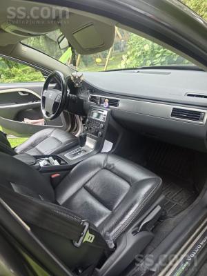 Brown Volvo XC70 2008 in Daugavpils, with an engine capacity of 2.40 L and mileage of 399 thousand km for 7300 €, photo 6 on AUTOMOTO.COM.LV
