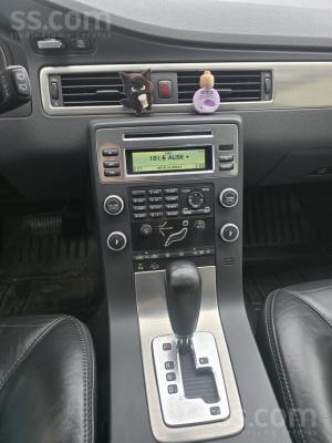 Brown Volvo XC70 2008 in Daugavpils, with an engine capacity of 2.40 L and mileage of 399 thousand km for 7300 €, photo 9 on AUTOMOTO.COM.LV