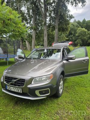 Brūns Volvo XC70 2008 Daugavpils, ar dzinēja tilpumu 2.40 L un nobraukumu 399 tūkst. km par 7300 €, foto  vietnē AUTOMOTO.COM.LV