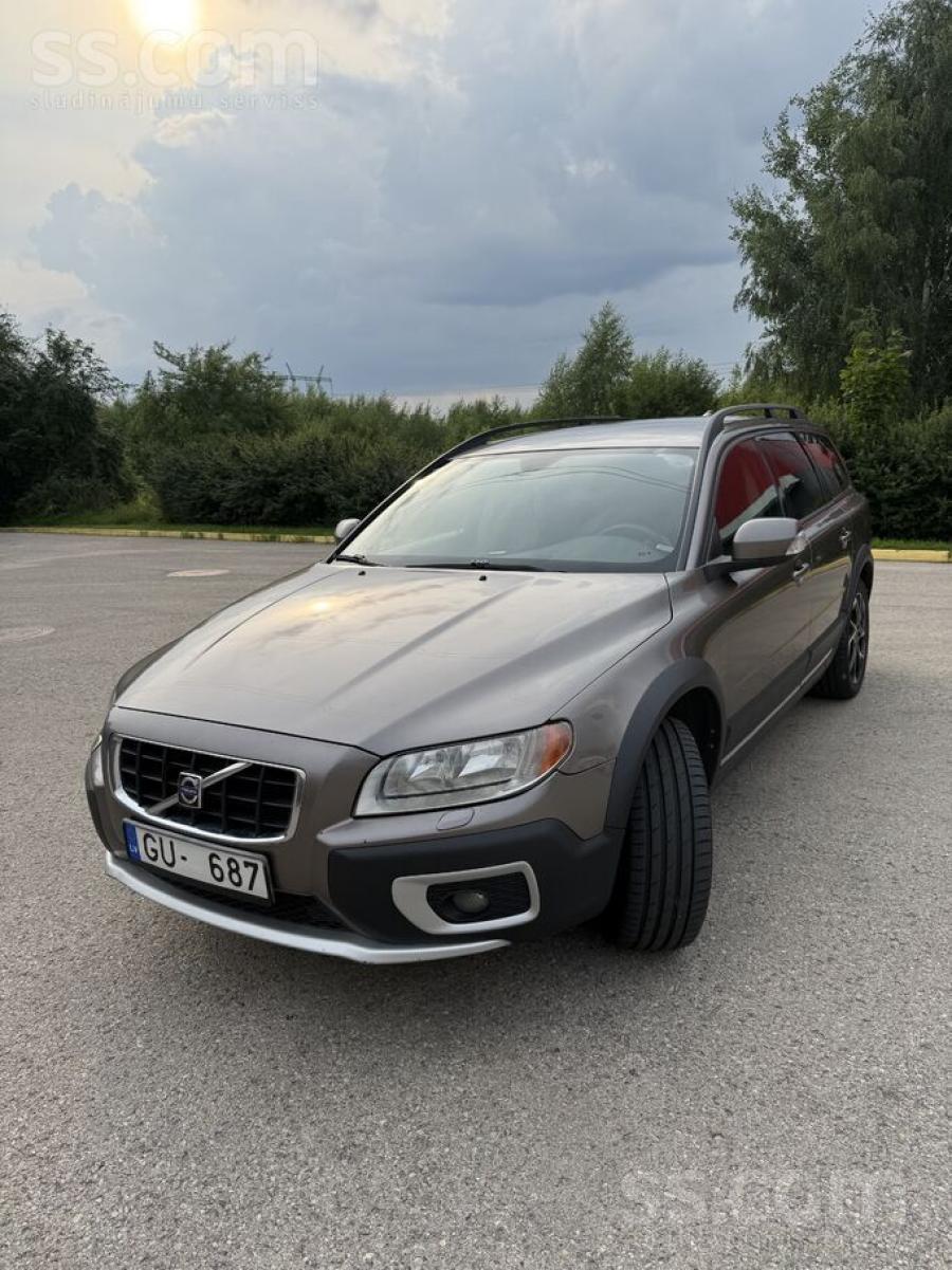 Brūns Volvo XC70 2008 Rīga, ar dzinēja tilpumu 2.40 L un nobraukumu 472 tūkst. km par 5750 €, foto 1 vietnē AUTOMOTO.COM.LV