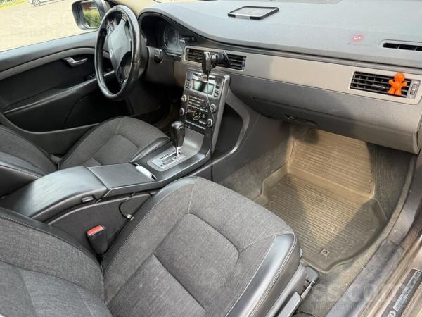 Brūns Volvo XC70 2008 Rīga, ar dzinēja tilpumu 2.40 L un nobraukumu 472 tūkst. km par 5750 €, foto 5 vietnē AUTOMOTO.COM.LV