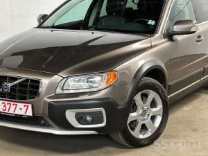 Brown Volvo XC70 2008 in Jurmala, with an engine capacity of 2.40 L and mileage of 305 thousand km for 7650 €, photo 3 on AUTOMOTO.COM.LV