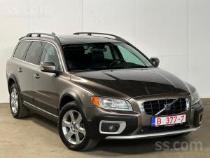 Brown Volvo XC70 2008 in Jurmala, with an engine capacity of 2.40 L and mileage of 305 thousand km for 7650 €, photo 4 on AUTOMOTO.COM.LV