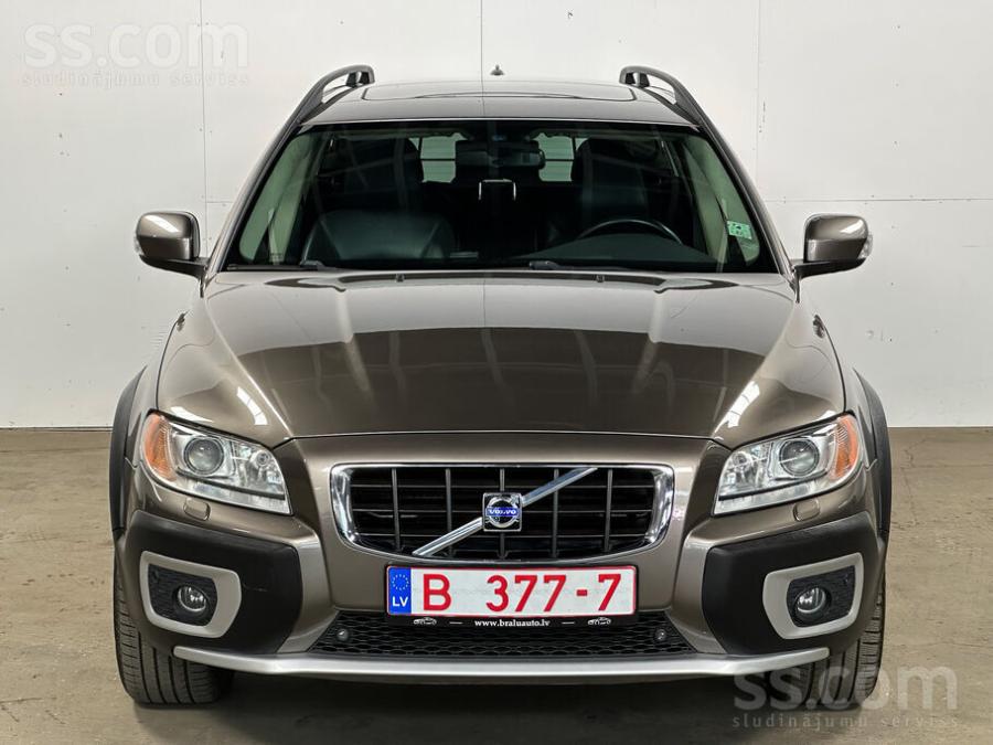 Brown Volvo XC70 2008 in Jurmala, with an engine capacity of 2.40 L and mileage of 305 thousand km for 7650 €, photo 6 on AUTOMOTO.COM.LV