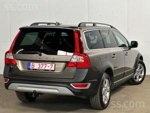Brown Volvo XC70 2008 in Jurmala, with an engine capacity of 2.40 L and mileage of 305 thousand km for 7650 €, photo 9 on AUTOMOTO.COM.LV