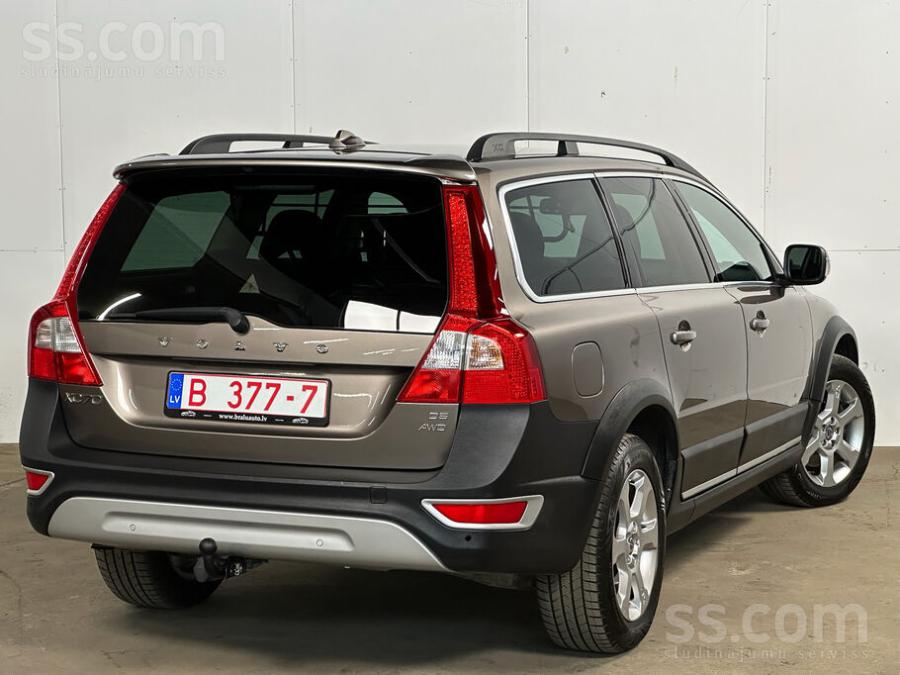 Brown Volvo XC70 2008 in Jurmala, with an engine capacity of 2.40 L and mileage of 305 thousand km for 7650 €, photo 9 on AUTOMOTO.COM.LV