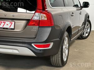 Brown Volvo XC70 2008 in Jurmala, with an engine capacity of 2.40 L and mileage of 305 thousand km for 7650 €, photo 10 on AUTOMOTO.COM.LV