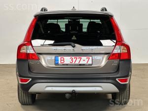 Brown Volvo XC70 2008 in Jurmala, with an engine capacity of 2.40 L and mileage of 305 thousand km for 7650 €, photo 11 on AUTOMOTO.COM.LV