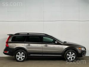 Brown Volvo XC70 2008 in Jurmala, with an engine capacity of 2.40 L and mileage of 305 thousand km for 7650 €, photo 13 on AUTOMOTO.COM.LV