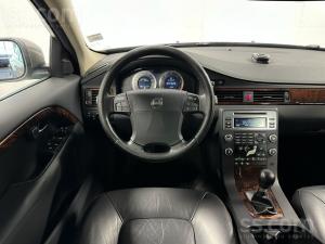 Brown Volvo XC70 2008 in Jurmala, with an engine capacity of 2.40 L and mileage of 305 thousand km for 7650 €, photo 16 on AUTOMOTO.COM.LV