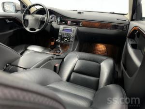 Brown Volvo XC70 2008 in Jurmala, with an engine capacity of 2.40 L and mileage of 305 thousand km for 7650 €, photo 17 on AUTOMOTO.COM.LV