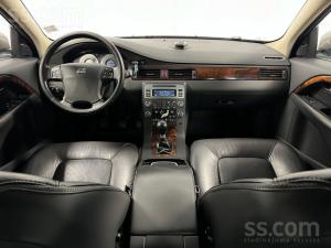 Brown Volvo XC70 2008 in Jurmala, with an engine capacity of 2.40 L and mileage of 305 thousand km for 7650 €, photo 18 on AUTOMOTO.COM.LV