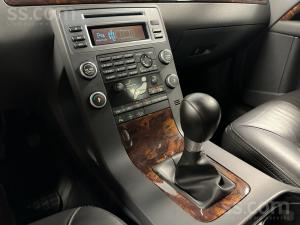 Brown Volvo XC70 2008 in Jurmala, with an engine capacity of 2.40 L and mileage of 305 thousand km for 7650 €, photo 19 on AUTOMOTO.COM.LV
