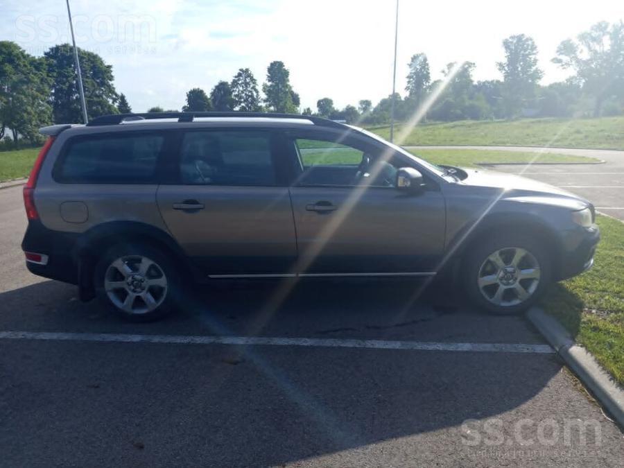 Brūns Volvo XC70 2008 Balvi, ar dzinēja tilpumu 2.40 L un nobraukumu 513 tūkst. km par 3700 €, foto 5 vietnē AUTOMOTO.COM.LV