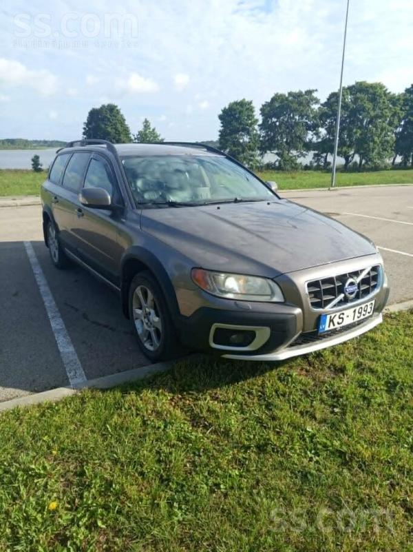 Brown Volvo XC70 2008 in Balvi, with an engine capacity of 2.40 L and mileage of 513 thousand km for 3700 €, photo 5 on AUTOMOTO.COM.LV