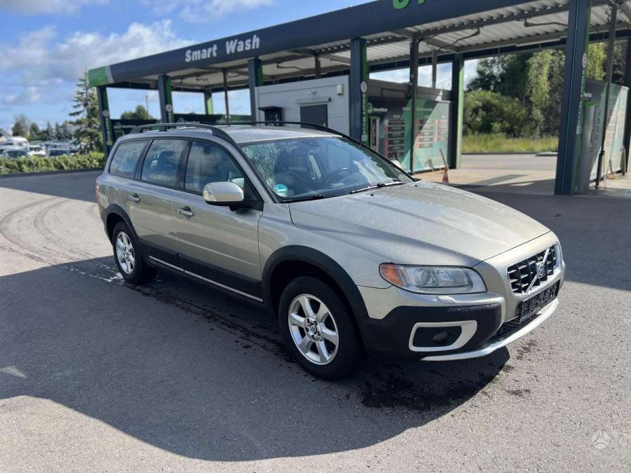 Brown Volvo XC70 2008 in Utena, with an engine capacity of 2.40 L and mileage of 270 thousand km for 5600 €, photo 4 on AUTOMOTO.COM.LV
