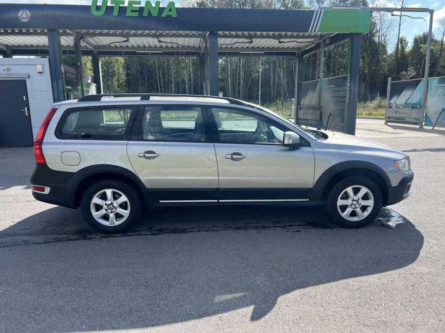 Brown Volvo XC70 2008 in Utena, with an engine capacity of 2.40 L and mileage of 270 thousand km for 5600 €, photo 9 on AUTOMOTO.COM.LV