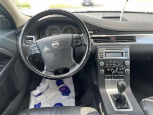Brown Volvo XC70 2008 in Utena, with an engine capacity of 2.40 L and mileage of 270 thousand km for 5600 €, photo 11 on AUTOMOTO.COM.LV