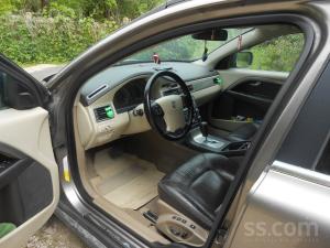 Brown Volvo XC70 2008 in Riga, with an engine capacity of 2.40 L and mileage of 415 thousand km for 2900 €, photo 3 on AUTOMOTO.COM.LV