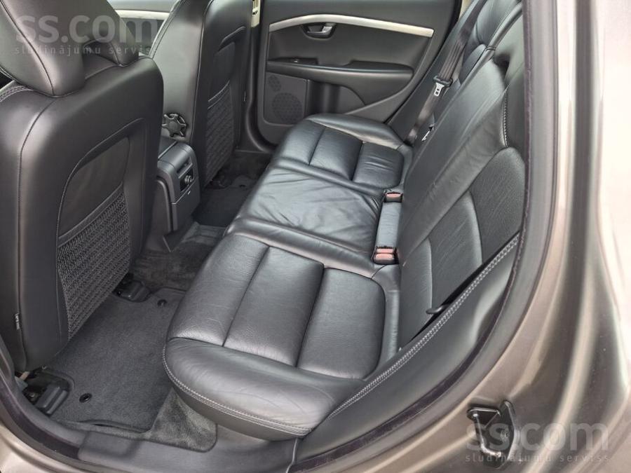 Brūns Volvo XC70 2008 Rīga, ar dzinēja tilpumu 2.40 L un nobraukumu 0 tūkst. km par 6695 €, foto 11 vietnē AUTOMOTO.COM.LV