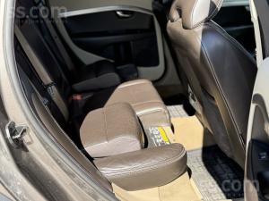 Brown Volvo XC70 2008 in Riga, with an engine capacity of 2.40 L and mileage of 440 thousand km for 3500 €, photo 13 on AUTOMOTO.COM.LV