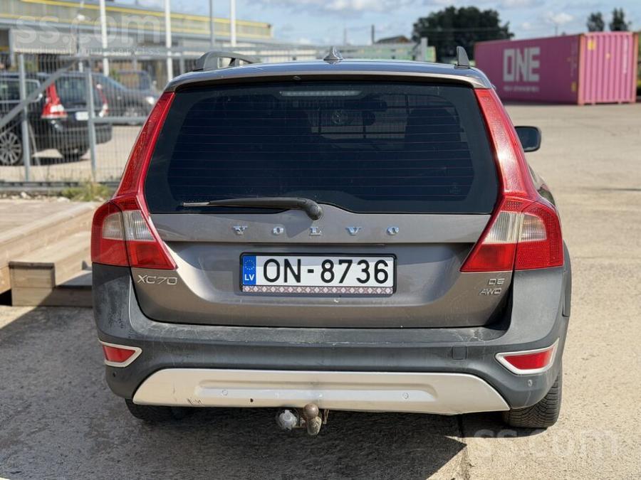 Brown Volvo XC70 2008 in Riga, with an engine capacity of 2.40 L and mileage of 440 thousand km for 3500 €, photo 15 on AUTOMOTO.COM.LV