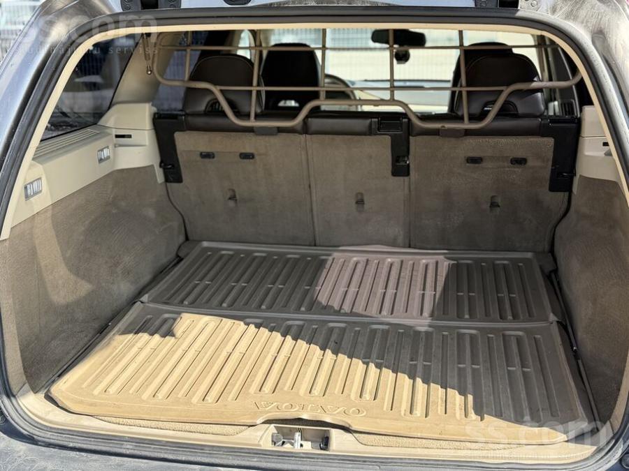 Brown Volvo XC70 2008 in Riga, with an engine capacity of 2.40 L and mileage of 440 thousand km for 3500 €, photo 17 on AUTOMOTO.COM.LV