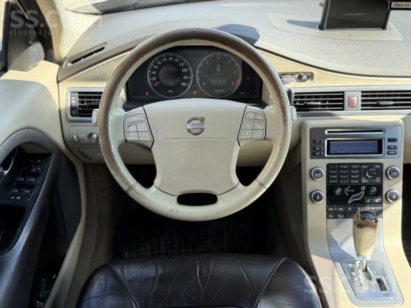 Brown Volvo XC70 2008 in Riga, with an engine capacity of 2.40 L and mileage of 440 thousand km for 3500 €, photo 5 on AUTOMOTO.COM.LV