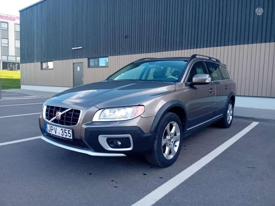 Brūns Volvo XC70 2008 Viļņa, ar dzinēja tilpumu 2.40 L un nobraukumu 326 tūkst. km par 5500 €, foto 1 vietnē AUTOMOTO.COM.LV