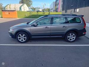 Brūns Volvo XC70 2008 Viļņa, ar dzinēja tilpumu 2.40 L un nobraukumu 326 tūkst. km par 5500 €, foto 3 vietnē AUTOMOTO.COM.LV