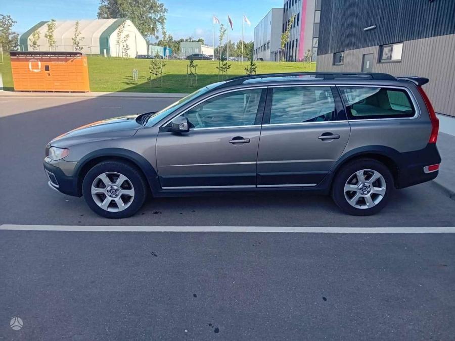 Brūns Volvo XC70 2008 Viļņa, ar dzinēja tilpumu 2.40 L un nobraukumu 326 tūkst. km par 5500 €, foto 3 vietnē AUTOMOTO.COM.LV