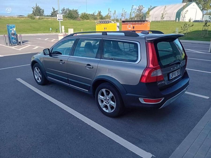 Brūns Volvo XC70 2008 Viļņa, ar dzinēja tilpumu 2.40 L un nobraukumu 326 tūkst. km par 5500 €, foto 4 vietnē AUTOMOTO.COM.LV