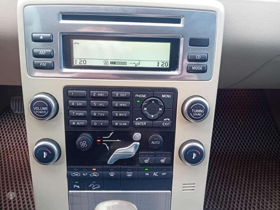 Brūns Volvo XC70 2008 Viļņa, ar dzinēja tilpumu 2.40 L un nobraukumu 326 tūkst. km par 5500 €, foto 12 vietnē AUTOMOTO.COM.LV