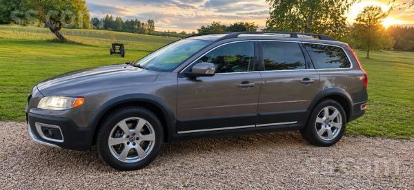 Brūns Volvo XC70 2008 Balvi, ar dzinēja tilpumu 2.40 L un nobraukumu 390 tūkst. km par 4850 €, foto 3 vietnē AUTOMOTO.COM.LV