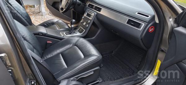Brūns Volvo XC70 2008 Balvi, ar dzinēja tilpumu 2.40 L un nobraukumu 390 tūkst. km par 4850 €, foto 9 vietnē AUTOMOTO.COM.LV