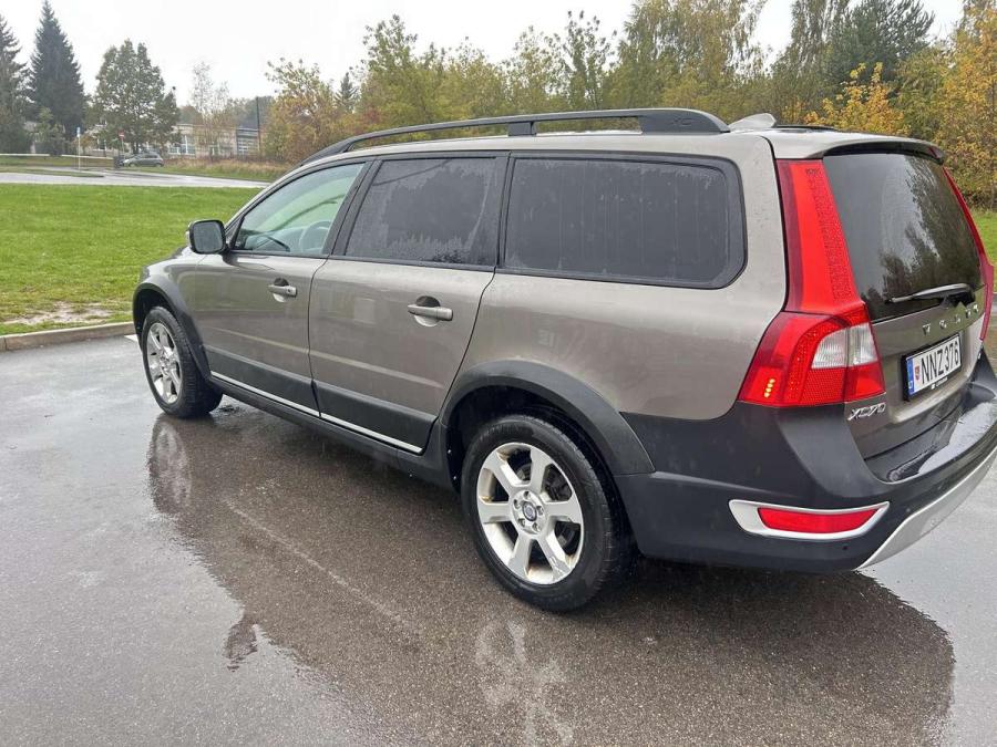 Brūns Volvo XC70 2008 Šalčininkai, ar dzinēja tilpumu 2.40 L un nobraukumu 330 tūkst. km par 5800 €, foto 6 vietnē AUTOMOTO.COM.LV