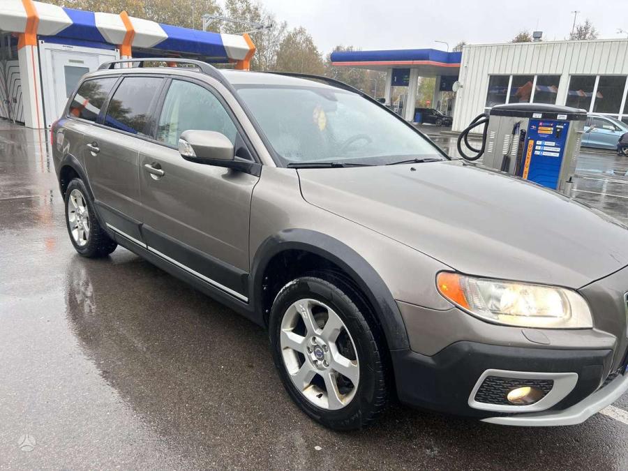 Brūns Volvo XC70 2008 Šalčininkai, ar dzinēja tilpumu 2.40 L un nobraukumu 330 tūkst. km par 5800 €, foto 8 vietnē AUTOMOTO.COM.LV