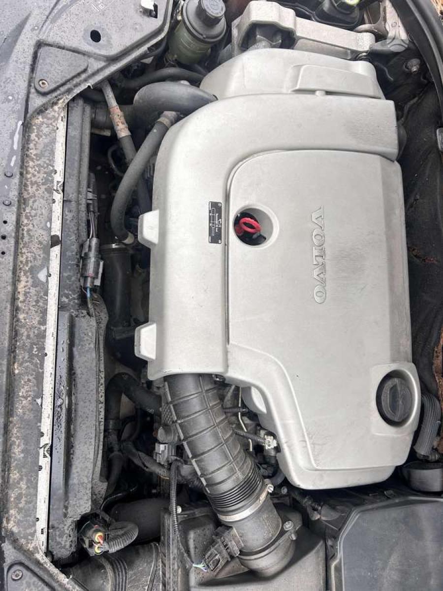 Brūns Volvo XC70 2008 Šalčininkai, ar dzinēja tilpumu 2.40 L un nobraukumu 330 tūkst. km par 5800 €, foto 15 vietnē AUTOMOTO.COM.LV
