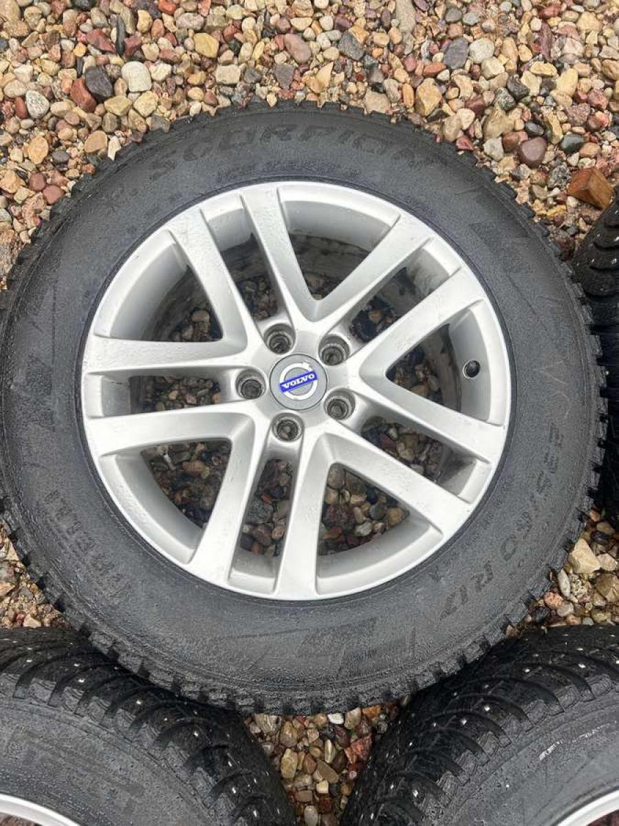 Brūns Volvo XC70 2008 Šalčininkai, ar dzinēja tilpumu 2.40 L un nobraukumu 330 tūkst. km par 5800 €, foto 22 vietnē AUTOMOTO.COM.LV