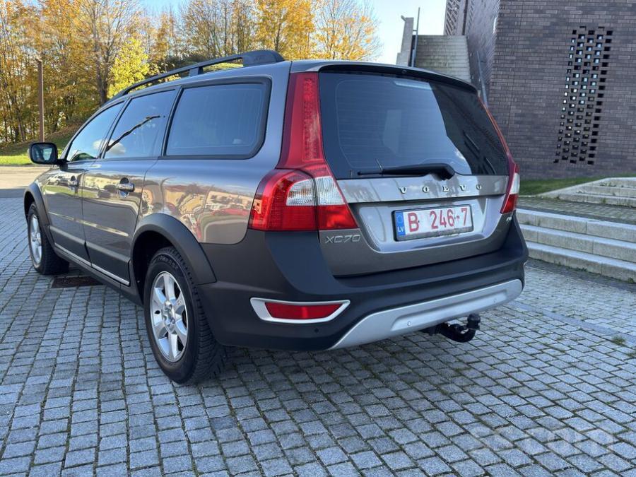 Brown Volvo XC70 2008 in Rezekne, with an engine capacity of 2.40 L and mileage of 0 thousand km for 6500 €, photo 8 on AUTOMOTO.COM.LV