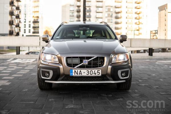 Brūns Volvo XC70 2009 Rīga, ar dzinēja tilpumu 2.40 L un nobraukumu 350 tūkst. km par 5690 €, foto 2 vietnē AUTOMOTO.COM.LV