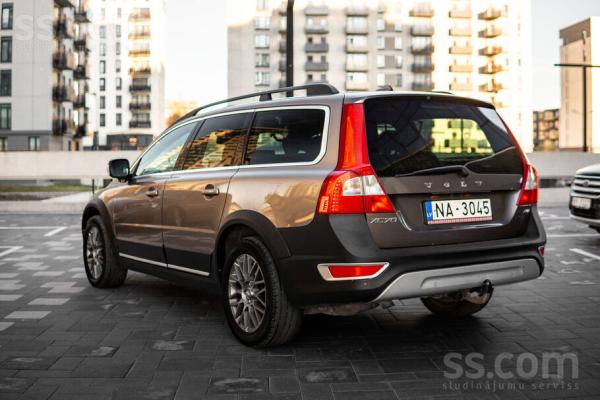 Brūns Volvo XC70 2009 Rīga, ar dzinēja tilpumu 2.40 L un nobraukumu 350 tūkst. km par 5690 €, foto 4 vietnē AUTOMOTO.COM.LV