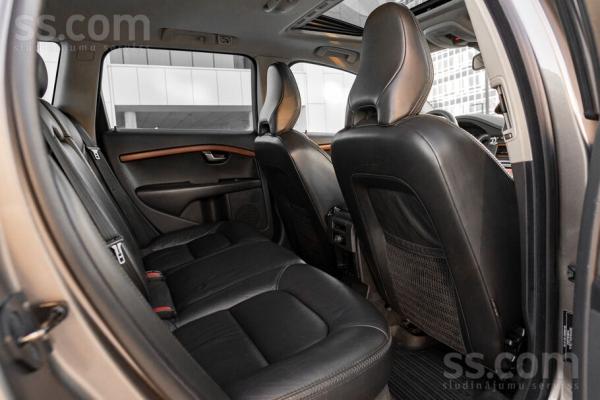 Brūns Volvo XC70 2009 Rīga, ar dzinēja tilpumu 2.40 L un nobraukumu 350 tūkst. km par 5690 €, foto 8 vietnē AUTOMOTO.COM.LV
