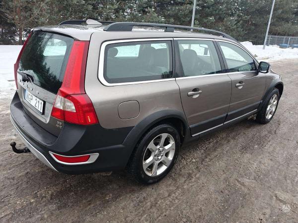 Brūns Volvo XC70 2009 Prienai, ar dzinēja tilpumu 2.40 L un nobraukumu 350 tūkst. km par 4650 €, foto 4 vietnē AUTOMOTO.COM.LV